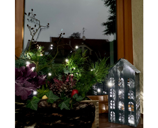 Velká lucerna domeček kovová šedá na svíčku | Svět pod střechou